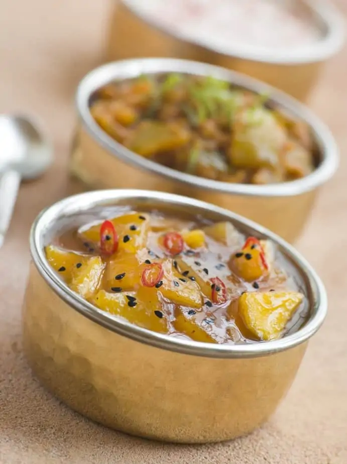 12 Reasons Why Indians Eat with their hands
